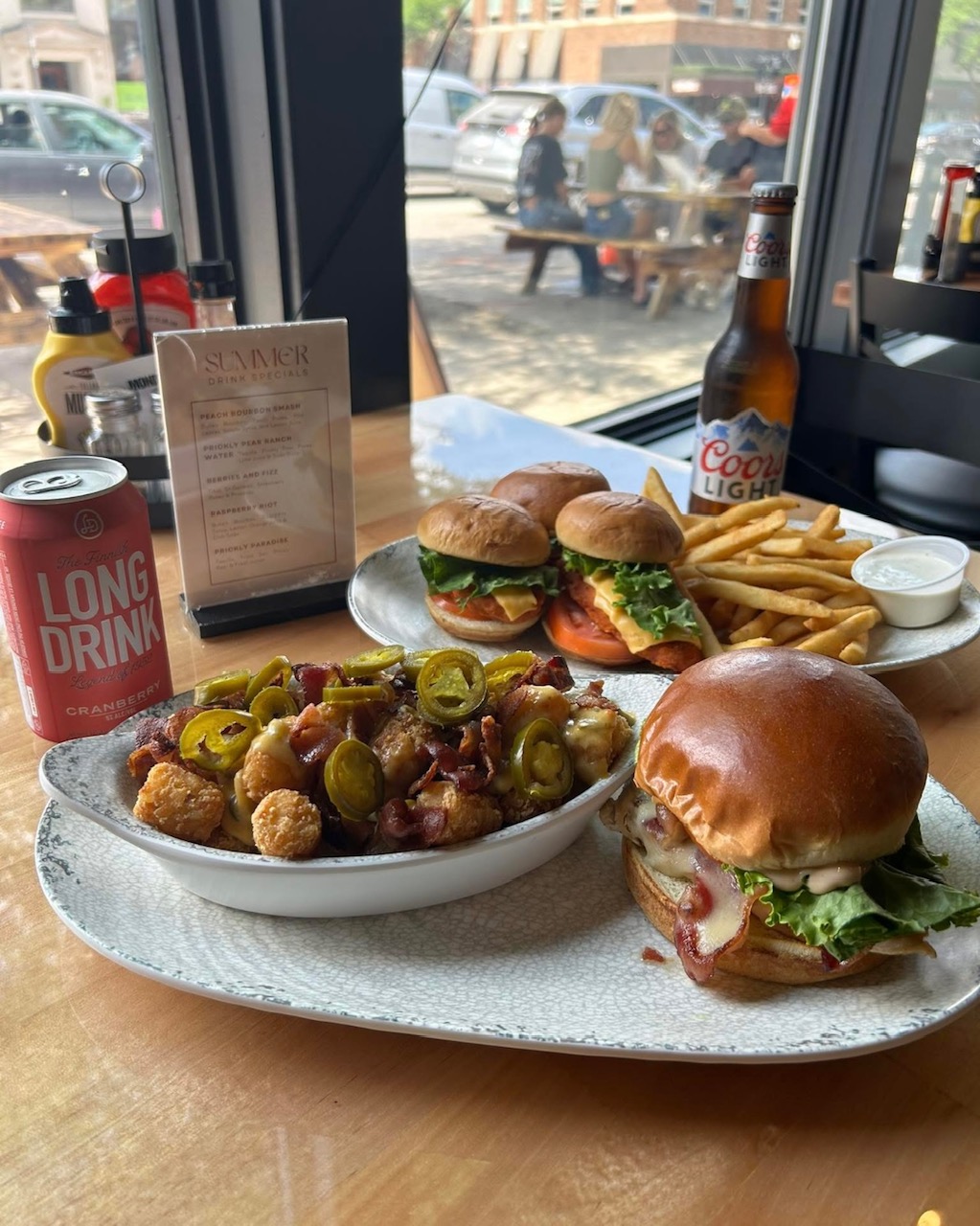 Sunny Sips Bar & Grill — Howell, MI